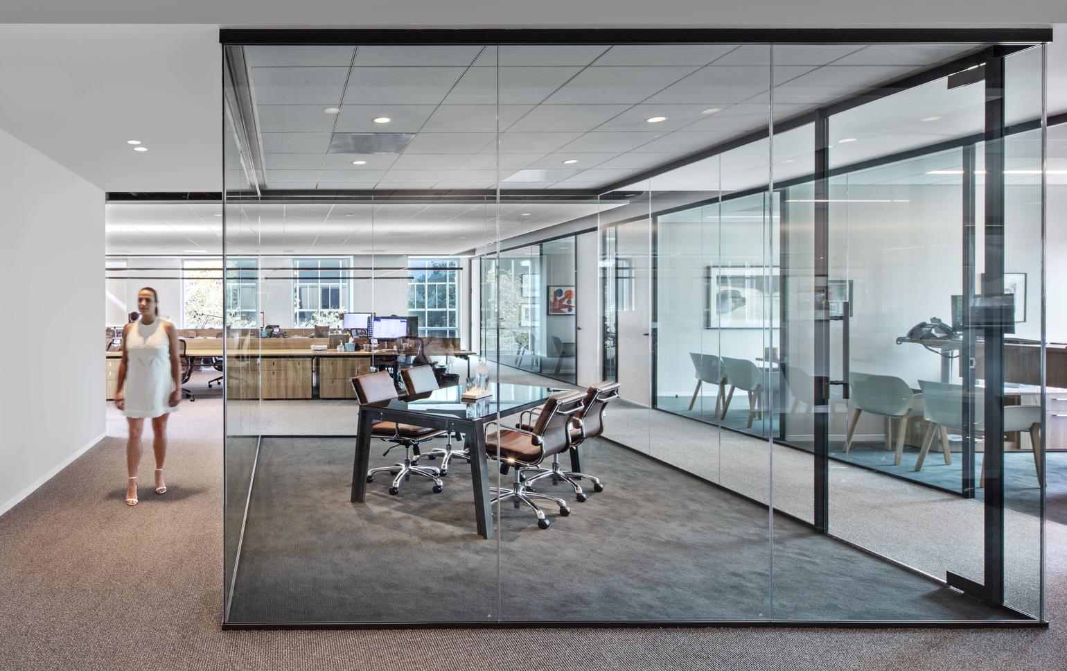 ALUR Glass and Modular Dividing Wall